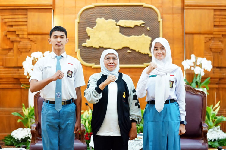Gubernur Khofifah Kirim Dua Anggota Paskibraka Nasional Asal Jatim ke Istana Negara - TIMES ...