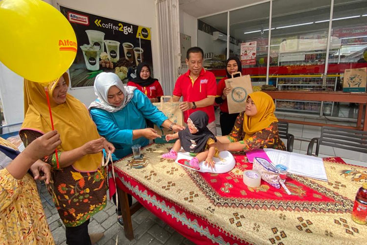 Alfamart dan Zwitsal Kolaborasi Tingkatkan Kesehatan Anak melalui Program 1.000 HPK - TIMES ...
