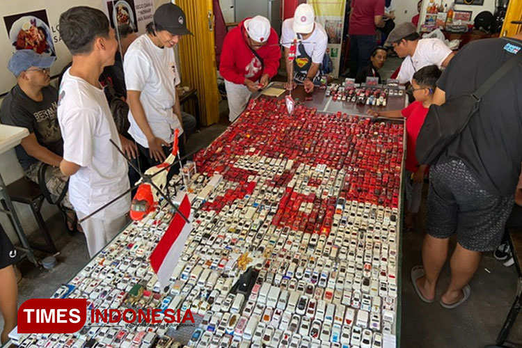 Sambut Hari Kemerdekaan, Ribuan Diecast Merah-Putih Disusun Berbentuk ...