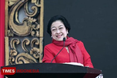 Megawati Soekarnoputri Dorong Kader PDI Perjuangan untuk Bersatu dengan Rakyat - TIMES Indonesia