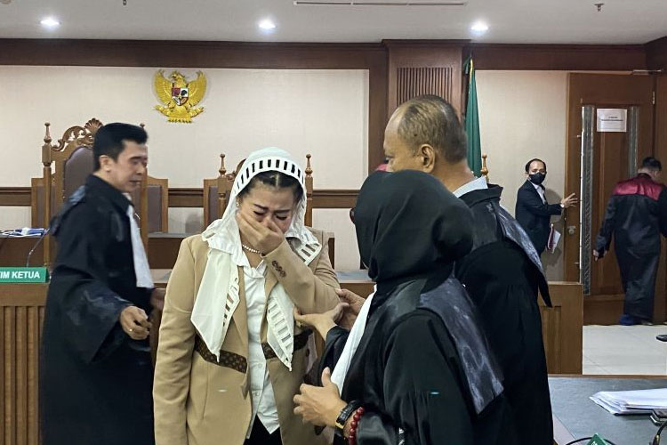 Wanita Emas Divonis 5 Tahun Penjara dan Denda Rp500 Juta - TIMES Indonesia