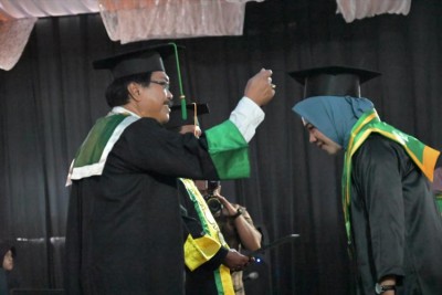 Unperba Wisuda Mahasiswa Angkatan Pertama, Ini Pesan Plh Bupati ...