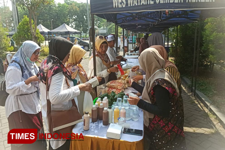 Kirab dan Expo Kemandirian Pesantren Warnai Perayaan Hari Santri Nasional 2023 di UIN KHAS ...