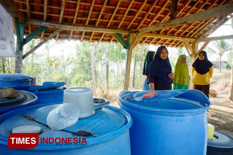 Hujan Tak Kunjung Turun, Krisis Air Bersih di Kabupaten Pacitan Kian Meresahkan - TIMES Indonesia