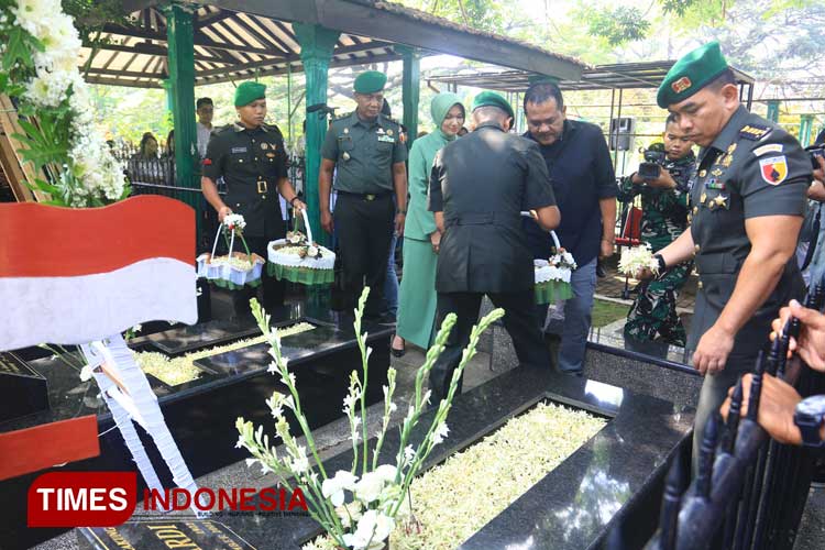 Merekam Penghormatan Hubdam V/Brawijaya untuk Almarhum R. Soenardi di ...