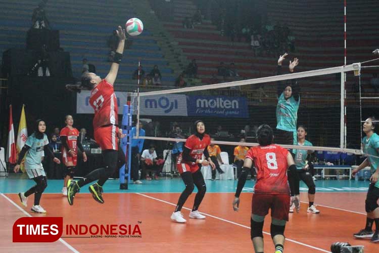 Tim Putri TNI AL-TNI AU Kompak Menang di Hari Pertama Final Four Livoli ...