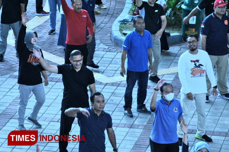 Pj Wali Kota Batu Ajak Senam dan Belanja Bareng di Pasar Besar Among ...