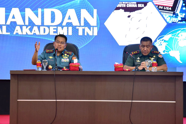 Komandan Jenderal Akademi TNI Berikan Kuliah Umum di Akmil Magelang ...