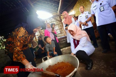 Sensasi Gula Semut Organik 'Tetes Seludang' di Kaki Gunung Ijen - TIMES ...