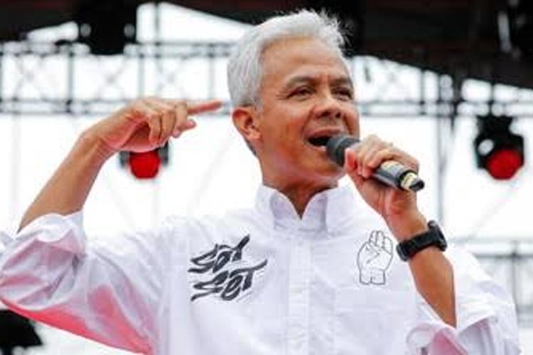 ‘Hajatan Rakyat’ di Bogor, Ganjar Pranowo Bersama Keluarga Kompak ...