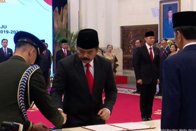 Gantikan Mahfud MD, Hadi Tjahjanto Dilantik Jadi Menkopolhukam - TIMES Indonesia