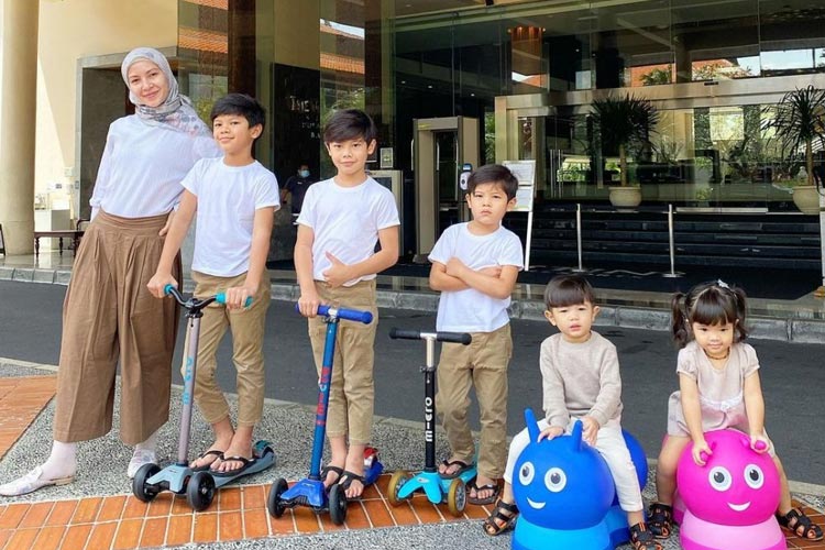 Anak Artis Ini Sukses Puasa Sejak Dini, Ditanamkan Makna Puasa - TIMES ...