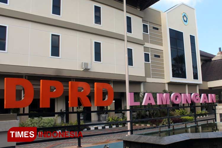 Puluhan Caleg Wajah Baru Akan Berkiprah di Gedung DPRD Lamongan - TIMES Indonesia