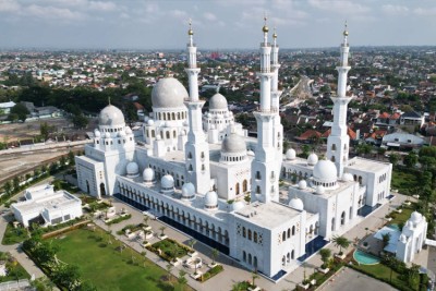 Masjid Raya Sheikh Zayed Solo, Simbol Persahabatan dan Harmoni Budaya ...