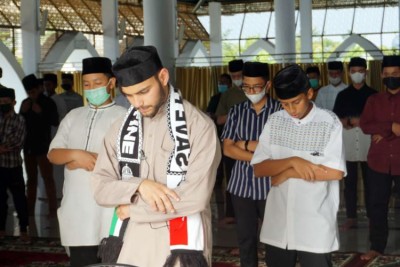 Syekh Muda Asal Palestina Safari Dakwah di Surabaya - TIMES Indonesia