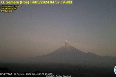 Erupsi Gunung Semeru, Kolom Abu Vulkanik Mencapai 600 Meter - TIMES Indonesia