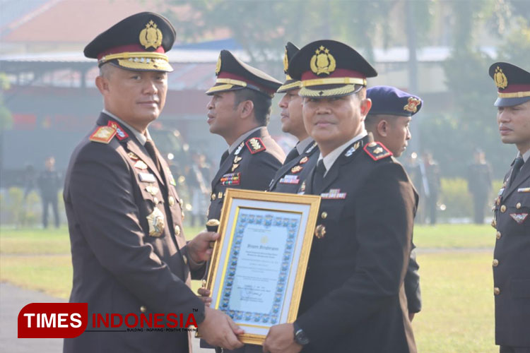 Bongkar Sindikat Bandar Besar Narkoba, Kapolresta Banyuwangi Sabet Penghargaan - TIMES Indonesia
