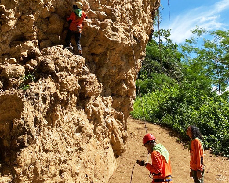 Dikjut Caving dan Rock Climbing Keluarga Mahasiswa Pecinta Alam “Ranti ...