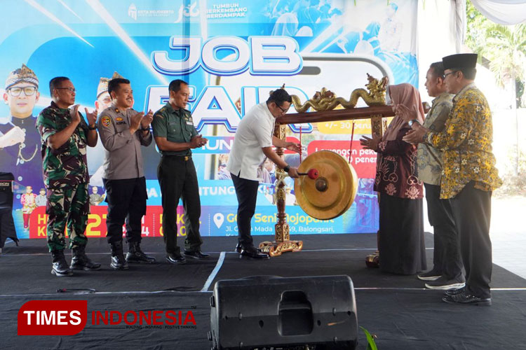 Job Fair HUT ke-106 Kota Mojokerto, Ali Kuncoro: Semoga TPT Menurun 30 ...