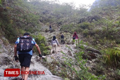 Viral Film Sekawan Limo, Ini Mitos Seputar Naik Gunung - TIMES Indonesia