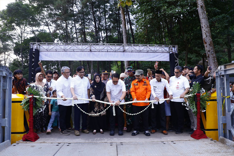 Pj Gubernur Adhy Respon Cepat Bangun Jembatan dan Tanggul Sungai Lumbang, Warga Senang - TIMES ...