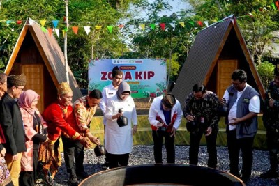 Meriahnya Puncak Acara Festival Wisata Desa Jawa Timur 2024, Pj ...