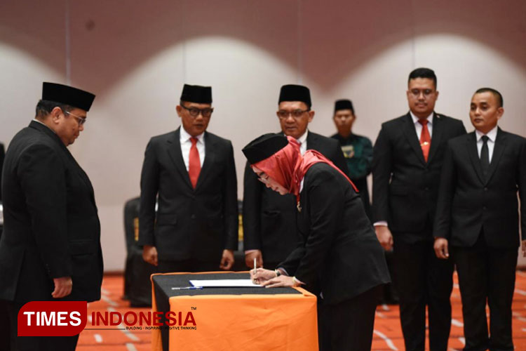 Bawaslu RI Resmi Melantik Rini Wartini sebagai Inspektur Utama - TIMES ...