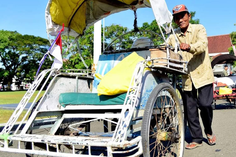 Kado Kemerdekaan untuk Abang Becak di Pacitan - TIMES Indonesia