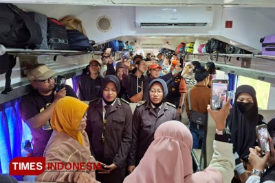 Merdeka! Penumpang Kereta Api di Daop 9 Jember Kompak Nyanyi Indonesia ...
