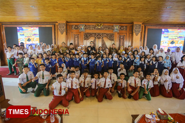 Pemkot Mojokerto Bersiap Jelang Program Wajib Belajar 13 Tahun - TIMES ...