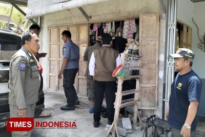 Satpol PP dan Bea Cukai Tekan Peredaran Rokok Ilegal di Bondowoso - TIMES Indonesia