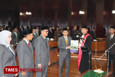 Empat Pimpinan DPRD Kabupaten Probolinggo Periode 2024-2029 Resmi ...