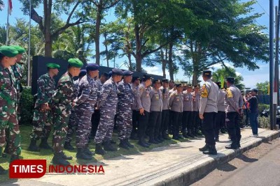 Ratusan Aparat Gabungan Amankan Rekapitulasi Hasil Hitung Suara Pilkada di Banyuwangi - TIMES ...