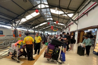 KAI Daop 8 Surabaya Layani 750.380 Pelanggan Selama Libur Nataru 2024-2025 - TIMES Indonesia