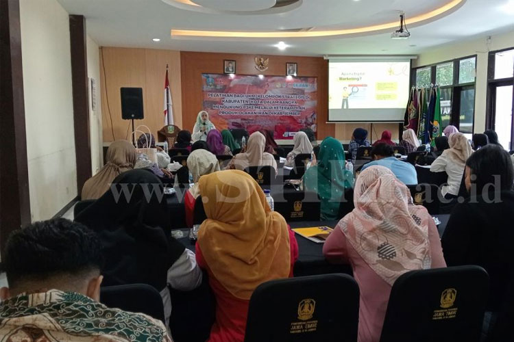 STIKI Malang: Membangkitkan Potensi UKM Jember Dengan Digital Marketing ...
