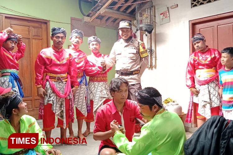Seni dan Pengabdian: Peran Aipda Ridha dalam Menjaga Warisan Budaya ...