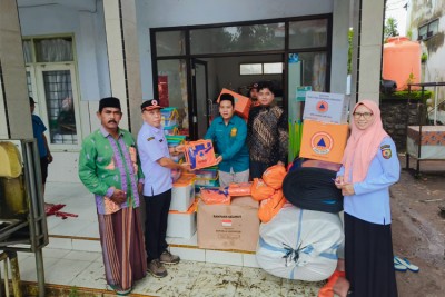 BPBD Jember Salurkan Bantuan ke Santri Korban Banjir - TIMES Indonesia
