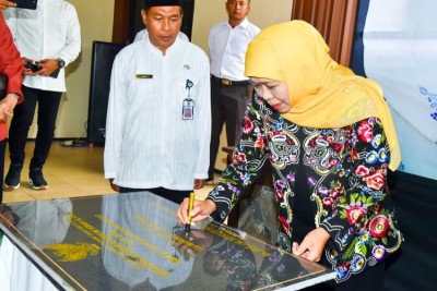 Gubernur Khofifah Dorong Optimalkan Fasilitas Sekolah - TIMES Indonesia