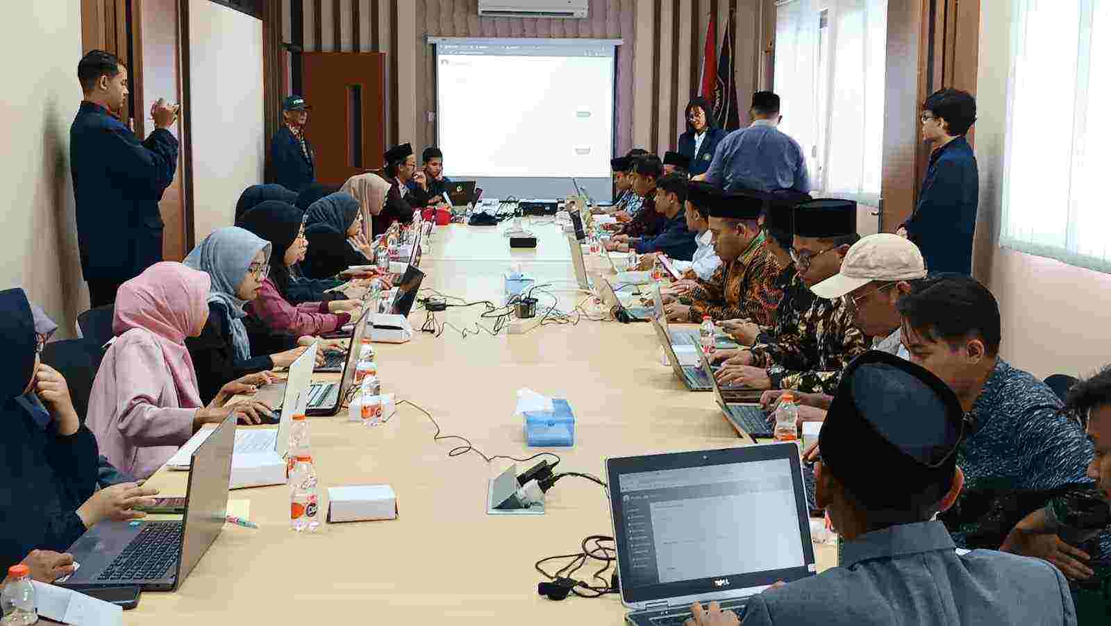 Pelatihan Digital MondokYuk, PKM UB Dorong Ponpes Go Online - TIMES ...