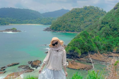 Jalan Mulus, Wisata ke Pulau Bedil ‘Raja Ampatnya Banyuwangi’ Lebih ...