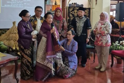 Ulos dari Balige, Menyatukan Duka dan Harapan di Paseban Kuningan ...