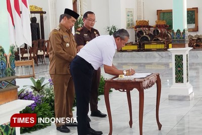 Kembangkan Potensi Rest Area dan Stasiun Kargo, Pemkab Madiun Teken MoU dengan PT KAI - TIMES ...