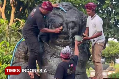 Jamasan Arca Totok Kerot Kediri, Menjaga Kelestarian Cagar Budaya ...