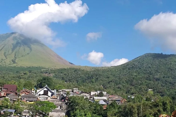 Cegah Karhutla, Pendakian Gunung Lokon untuk Sementara Dilarang - TIMES ...