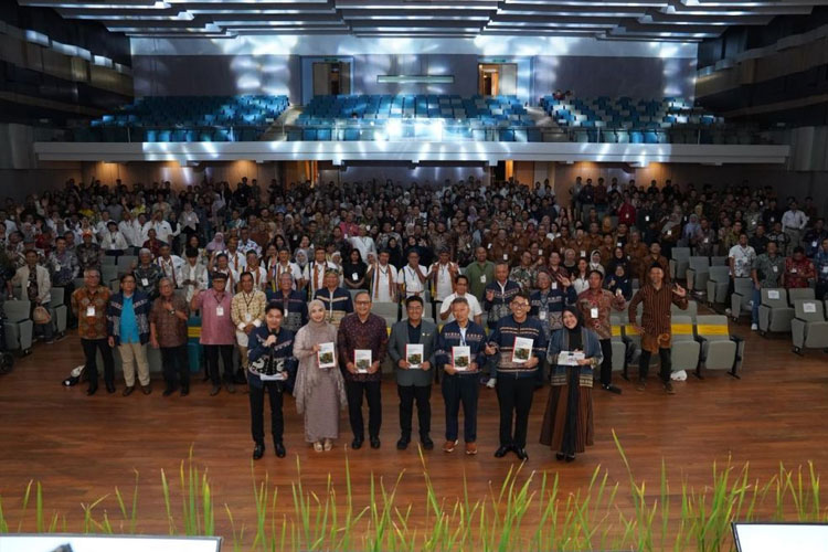 Empat Dekade Teknik Kimia UI: Membangun Chemistry Demi Negeri Lestari ...