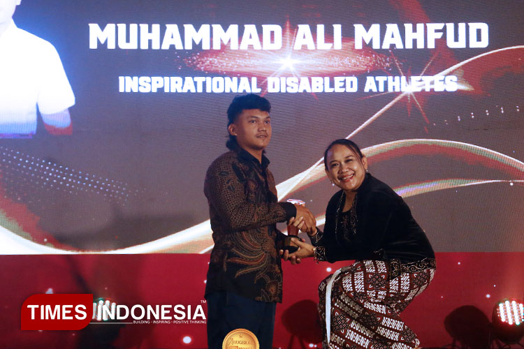 Atlet Disabilitas Muhammad Ali Mahfud Raih The Youth Connector Award di ...