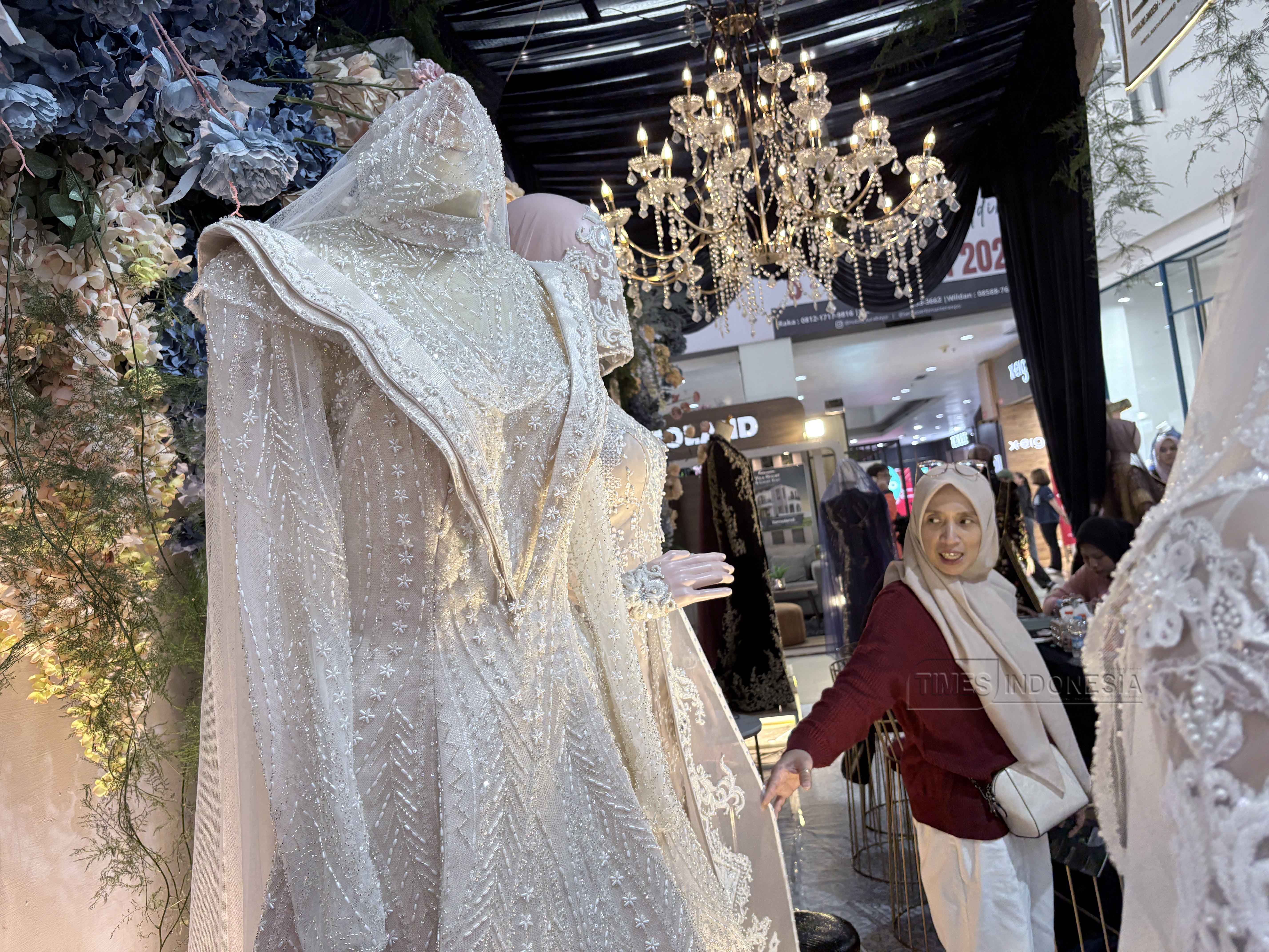 Pesona Gaun Pengantin Putih yang Tak Pernah Lekang oleh Waktu - TIMES ...