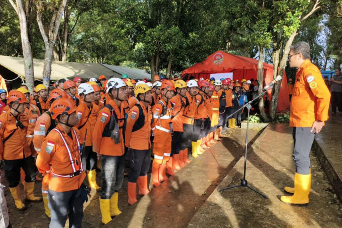 Operasi SAR Longsor Cisarua: Fokus Cari 80 Korban Hilang di Tengah ...