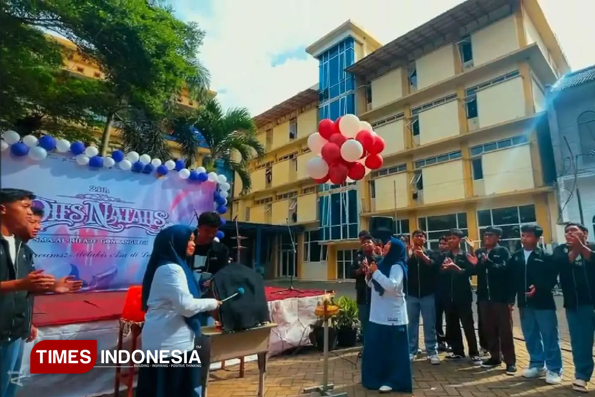 Kemeriahan HUT ke-24 SMAS Al Rifaie Gondanglegi Malang: Canvas of ...