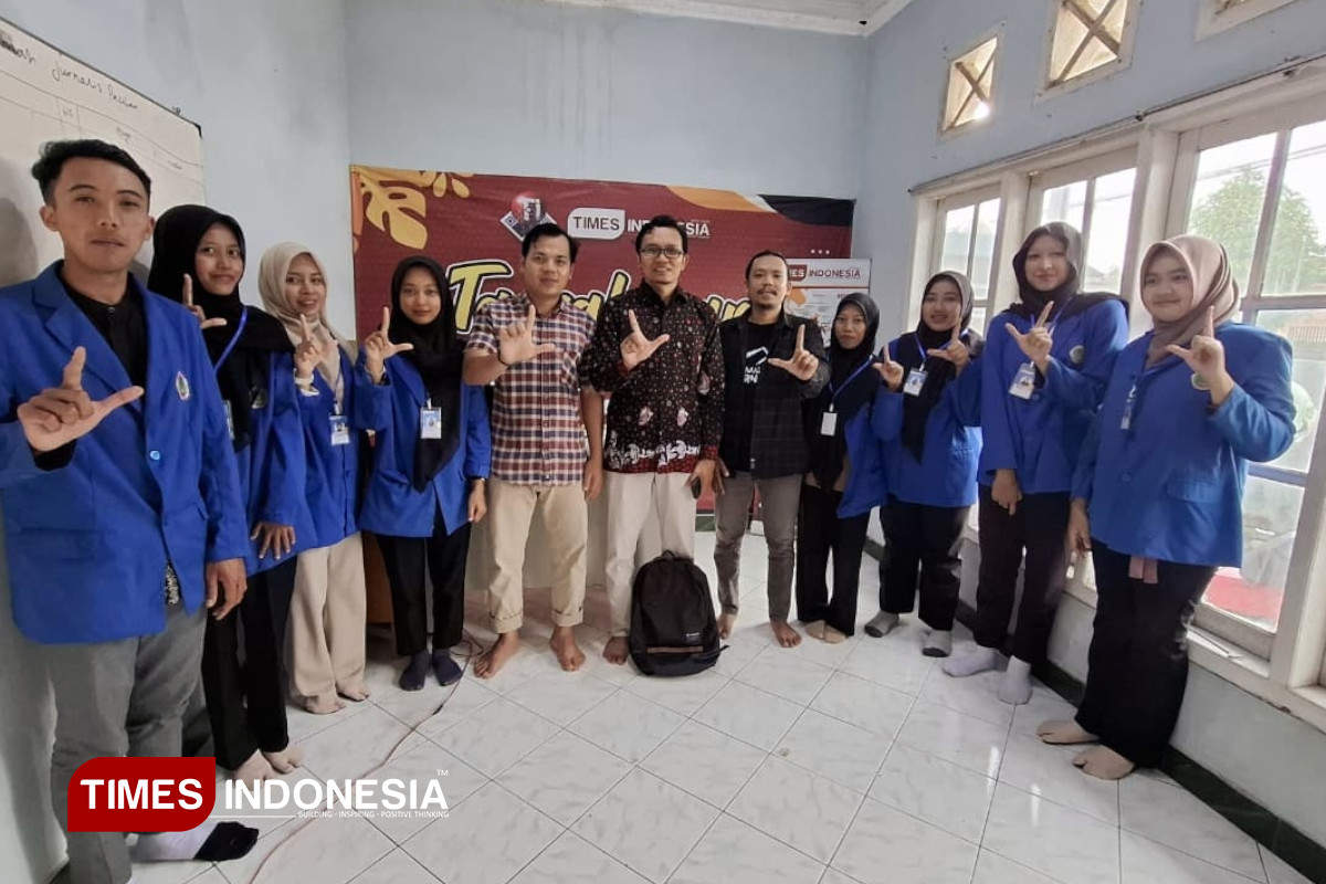 Belajar Jadi Jurnalis, 8 Mahasiswa STKIP PGRI Pacitan Mulai Magang di ...
